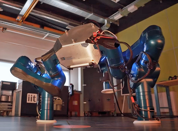 Italian 3-limbed Robot to Assist Astronauts with Space Tasks | The ...